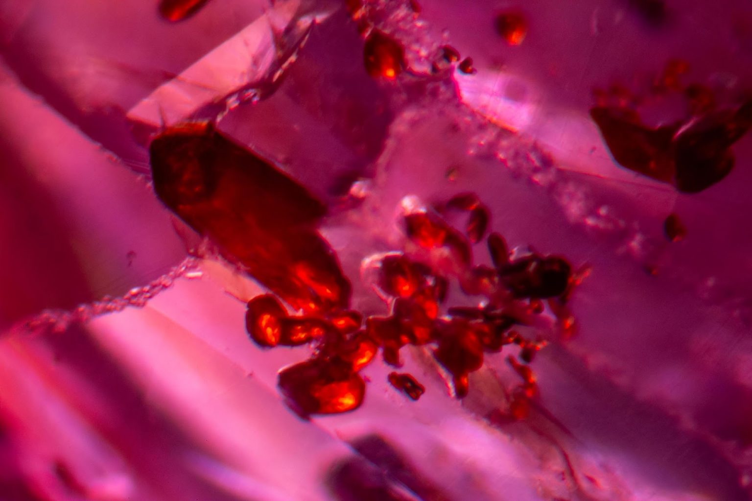 Typical Inclusions In Ruby Gemstones & Ruby Synthetics | The Natural ...